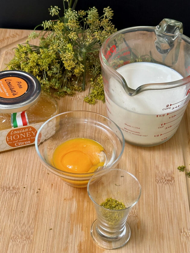 Fresh Fennel Pollen Ice Cream Recipe (with video)